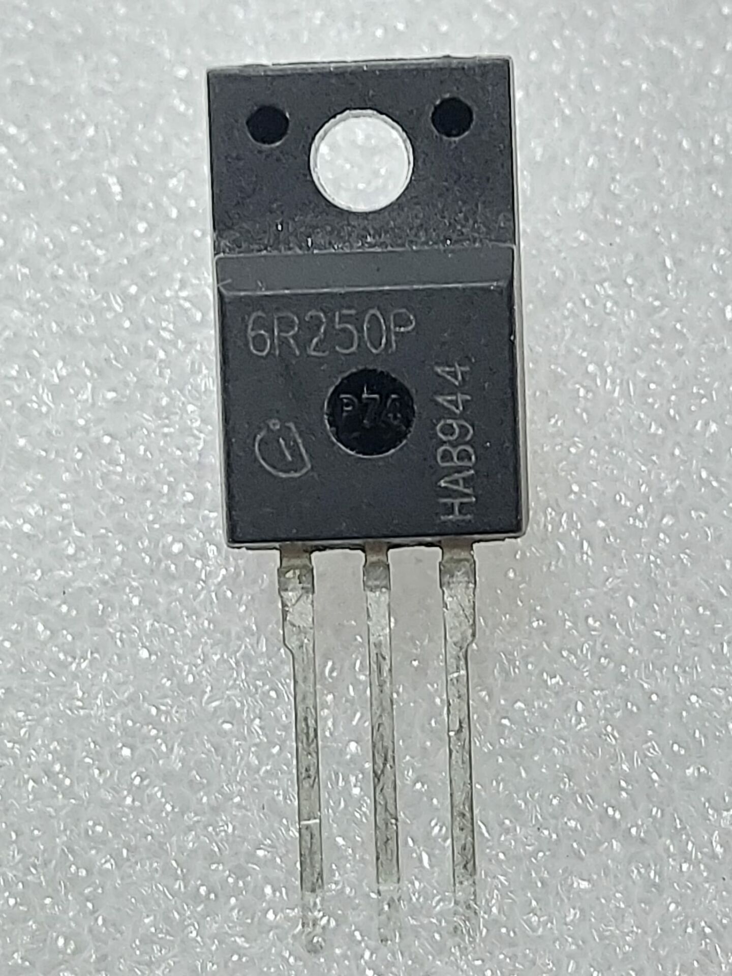 6R250P (IPA60R250CP) 12A 600V TO22FP N-CH COOLMOS MOSFET